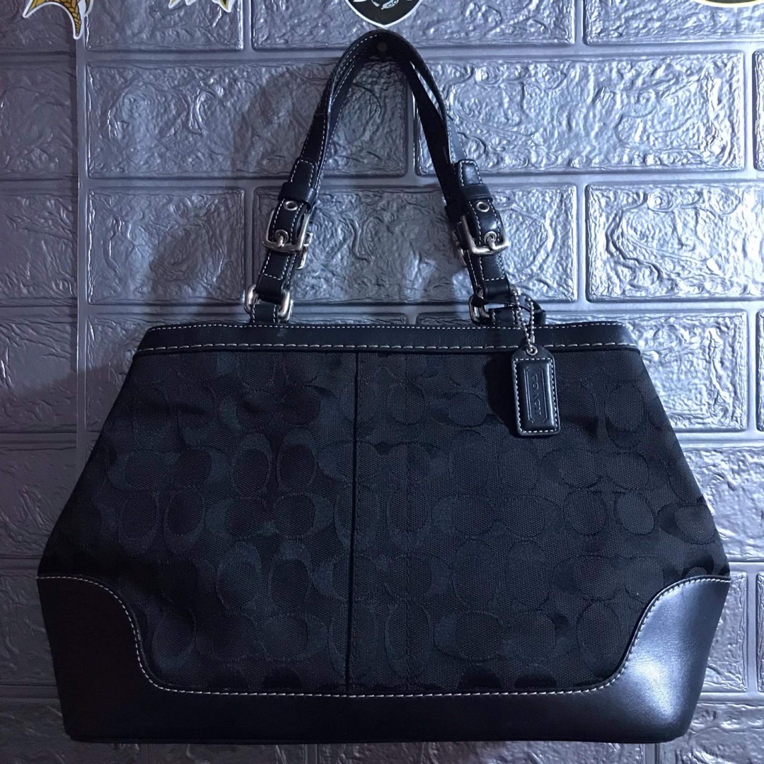 authentic coach, Luxury, Bags & Wallets on Carousell