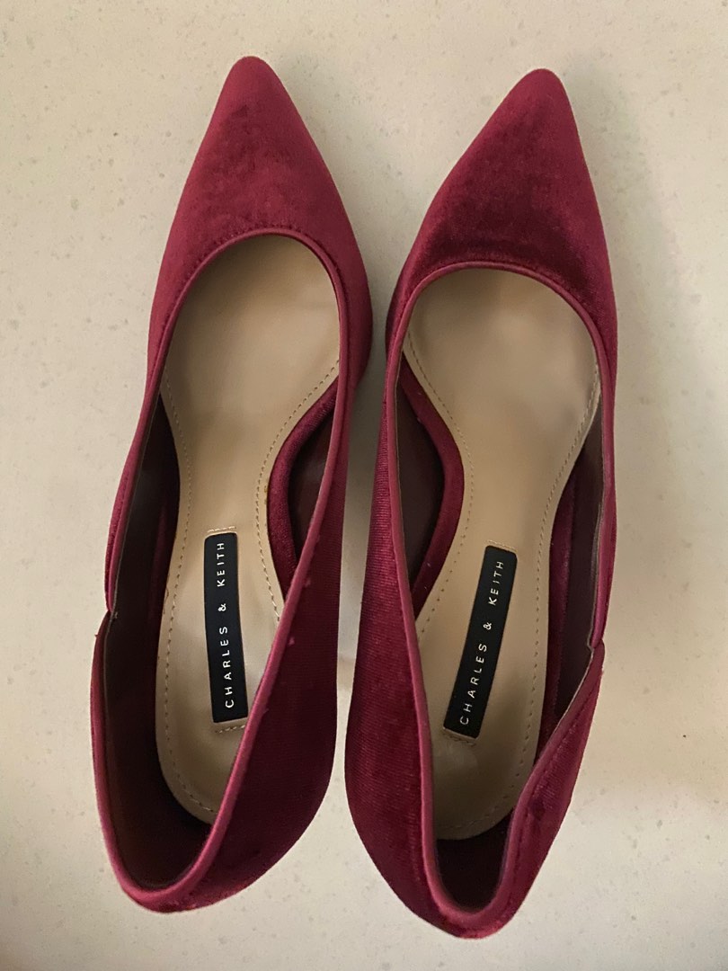Charles & Keith red heels, Women's Fashion, Footwear, Heels on Carousell