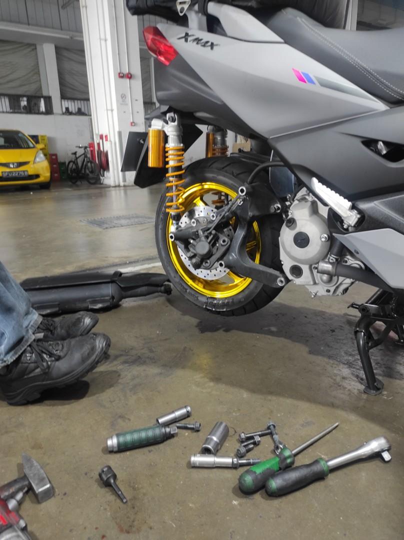 CNC ALUMINIUM GOLD AFTERMARKET RIMS FOR XMAX, Motorcycles, Motorcycle ...