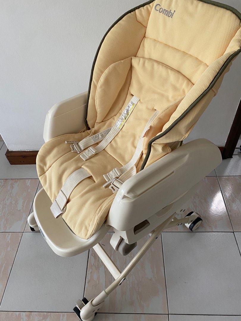 Combi manual swing high &low chair, Babies & Kids, Nursing & Feeding ...