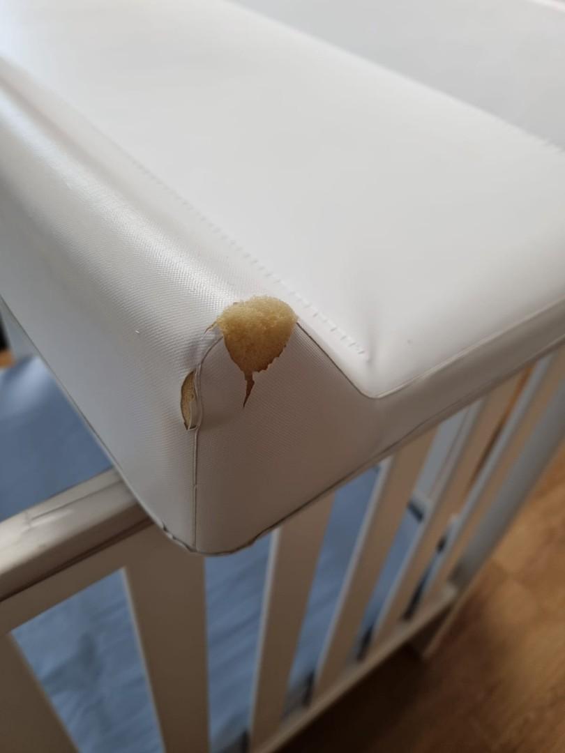 (free) Cot Diaper Mat, Babies & Kids, Baby Nursery & Kids Furniture ...