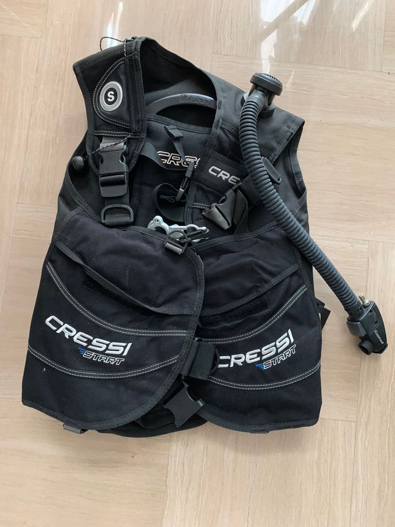 Cressi Start Diving BCD, Sports Equipment, Sports & Games, Water Sports on Carousell