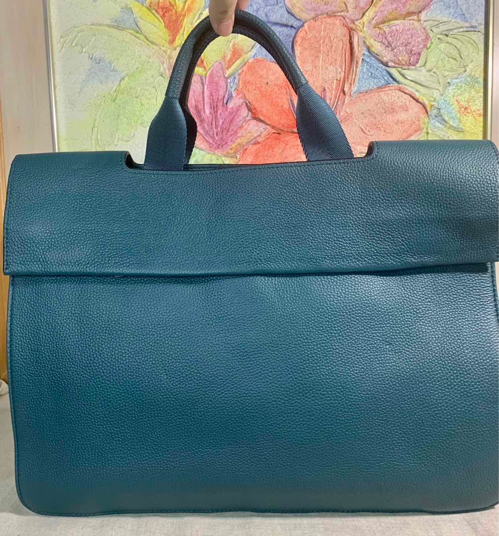 Della Stella Document/Laptop bag with sling, Women's Fashion, Bags ...