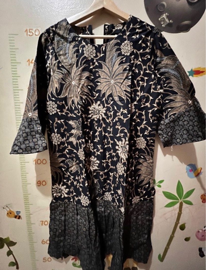 Dress Batik Keris, Fesyen Wanita, Pakaian Wanita, Gaun & Rok di Carousell