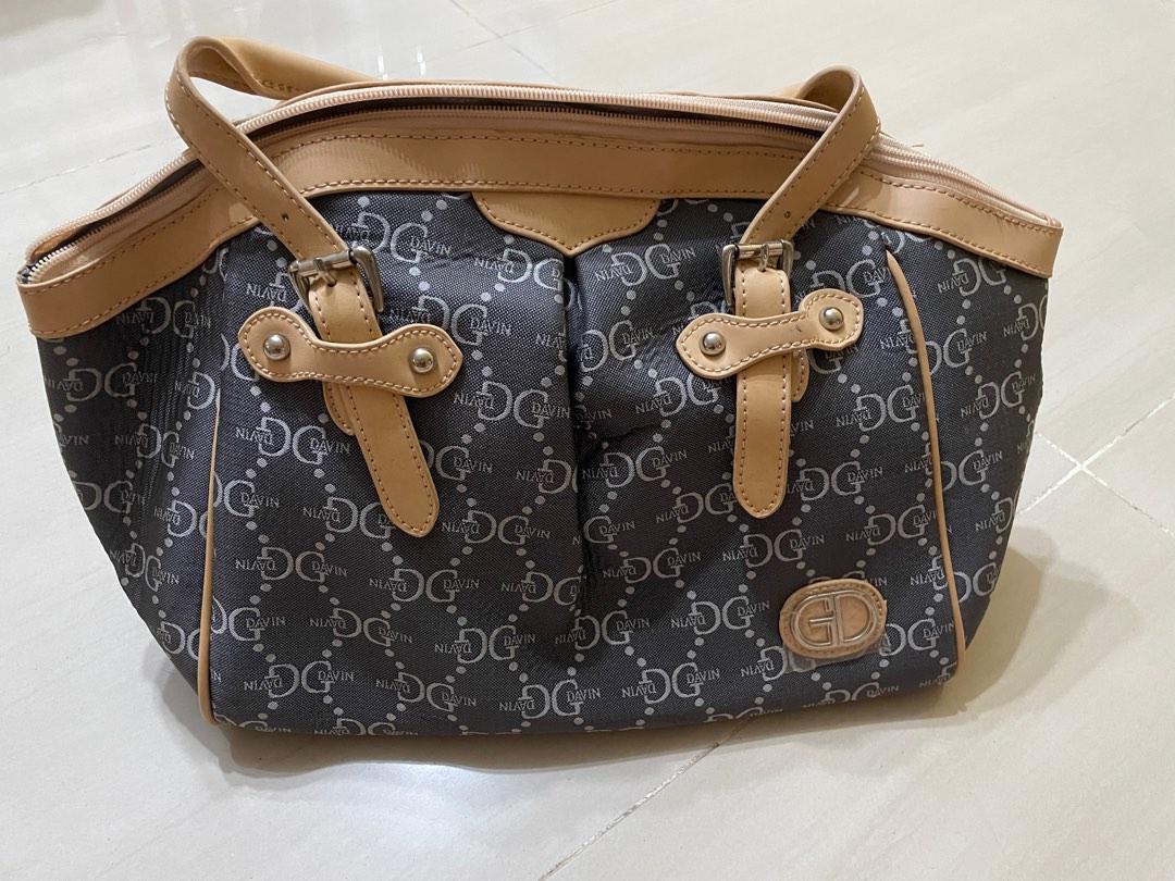 G Davin Shoulder bag, Women's Fashion, Bags & Wallets, Shoulder Bags on ...