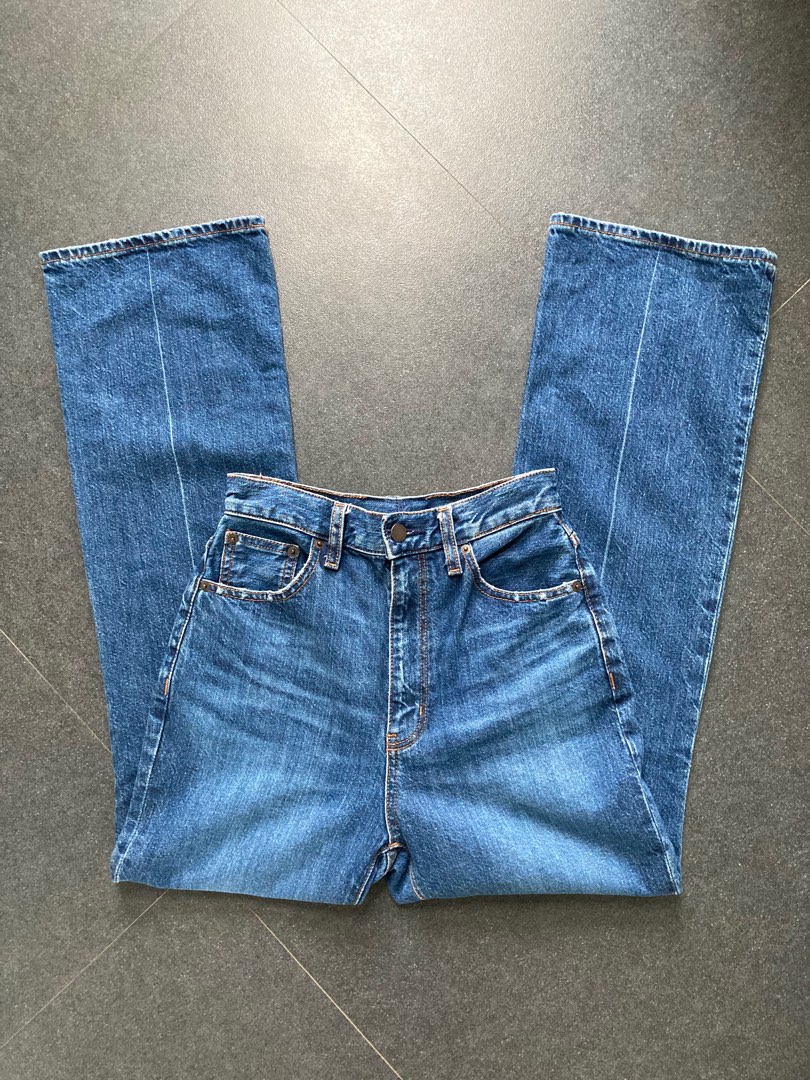 GU wide leg/flare jeans, Women's Fashion, Bottoms, Jeans on Carousell
