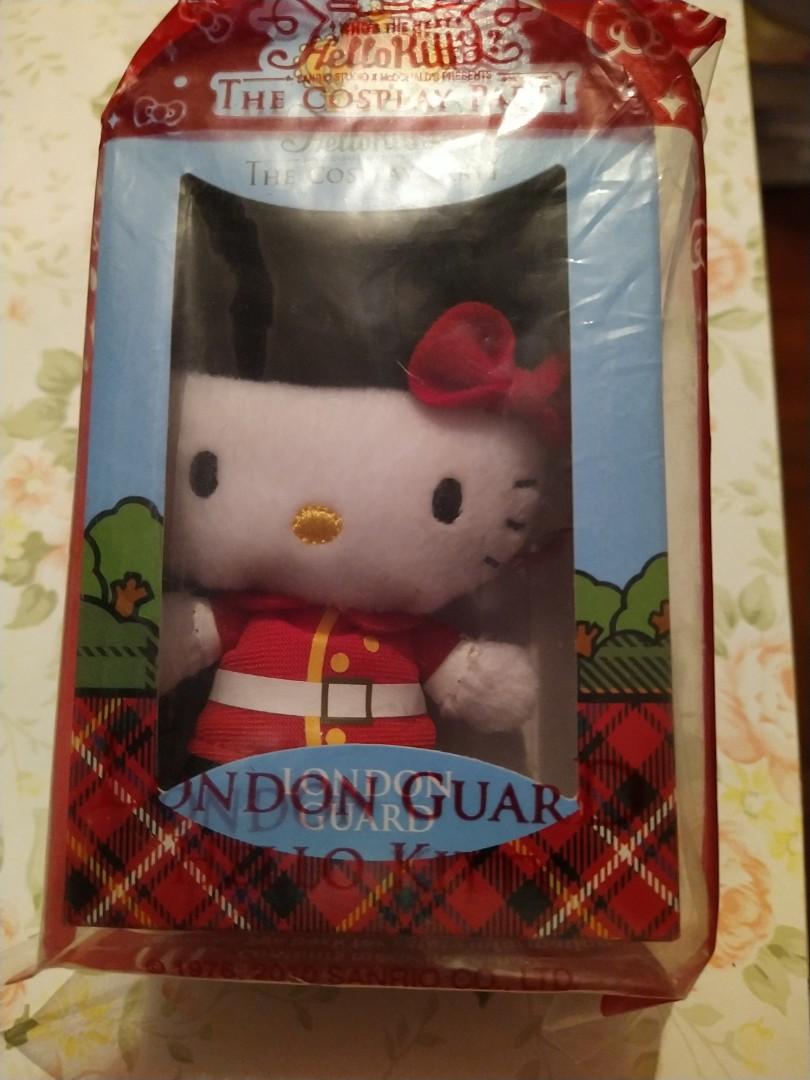 麥當勞Hello Kitty(London Guard) 公仔掛飾, 興趣及遊戲, 收藏品及紀念品, 明星周邊 - Carousell