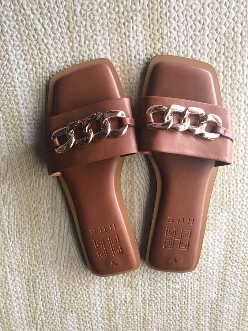 Hue sandals, Women's Fashion, Footwear, Flats & Sandals on Carousell