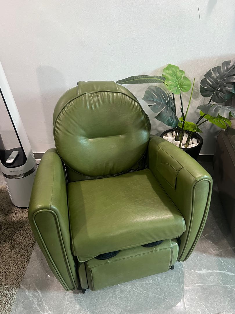 Osim uDiva 2 Massage Chair , Furniture & Home Living, Furniture, Chairs ...