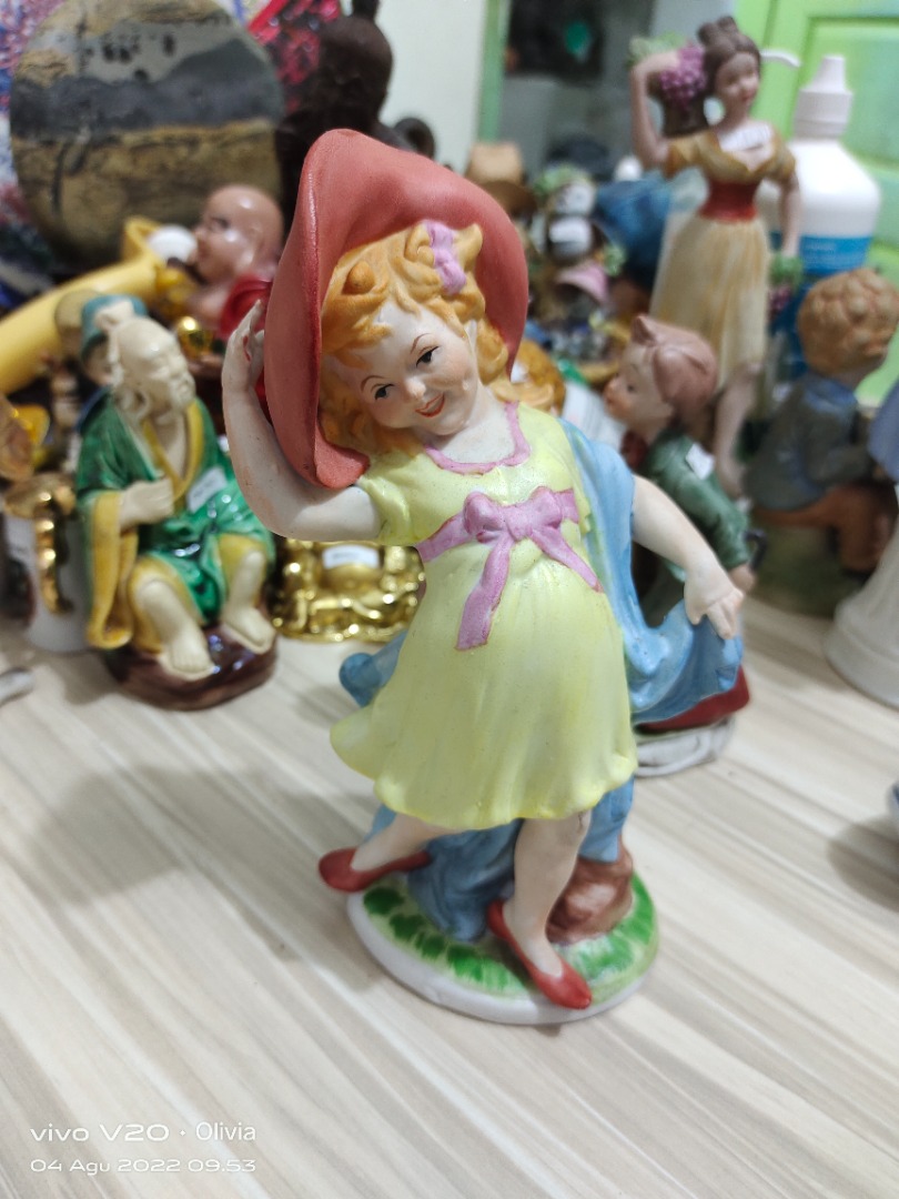 Patung Pop Eropa Boneka Girl Yellow Dress Fiber Kuno Jadul Antik, Antik ...