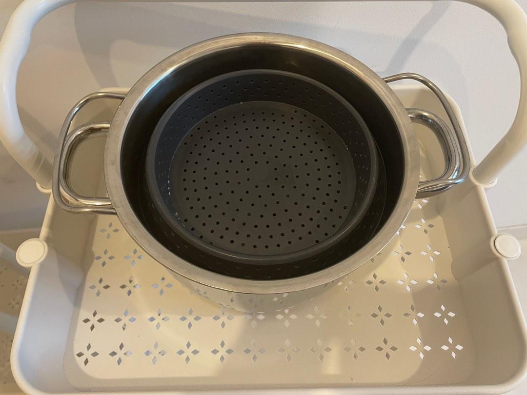 Pot with lid and colander, Furniture & Home Living, Kitchenware ...