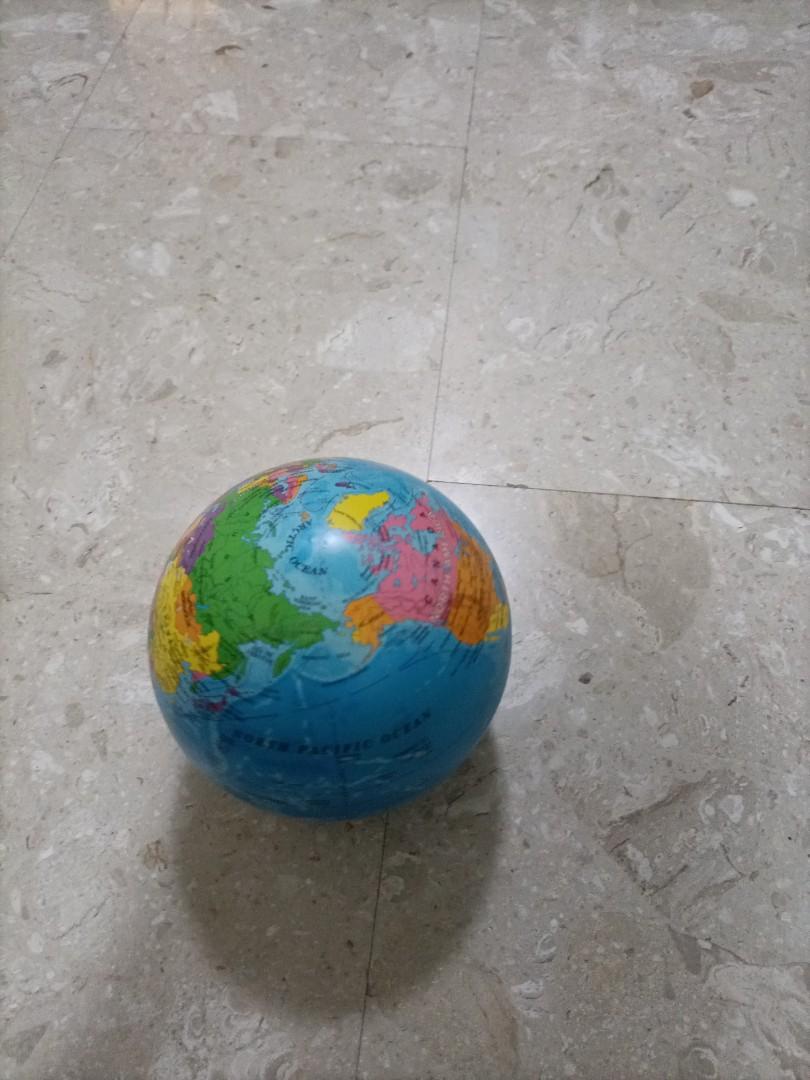 Revolving Golbe, Hobbies & Toys, Toys & Games on Carousell