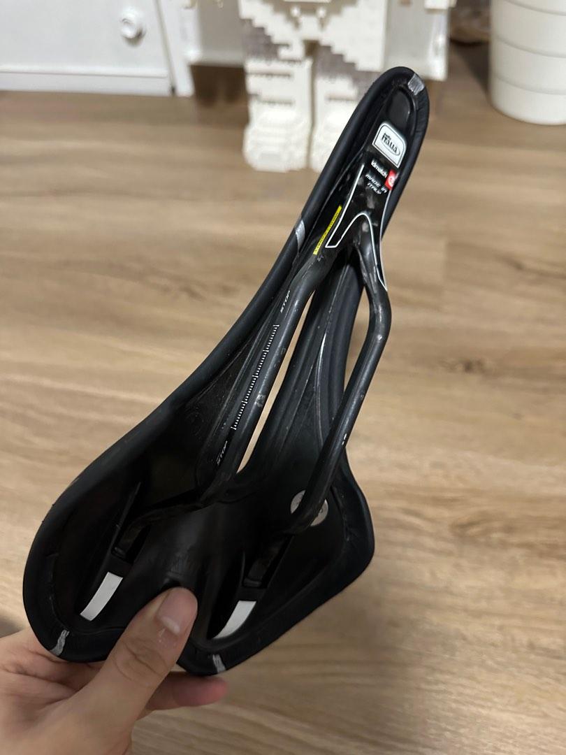 Sella Italia SLR Carbonio Flow Saddle, Sports Equipment, Bicycles ...