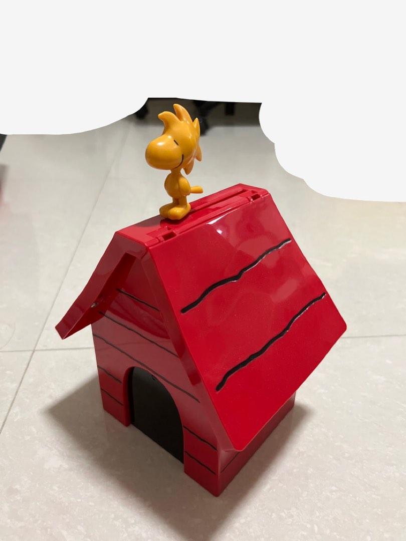 Snoopy bottle + Snoopy House Popcorn Bucket, Hobbies & Toys ...