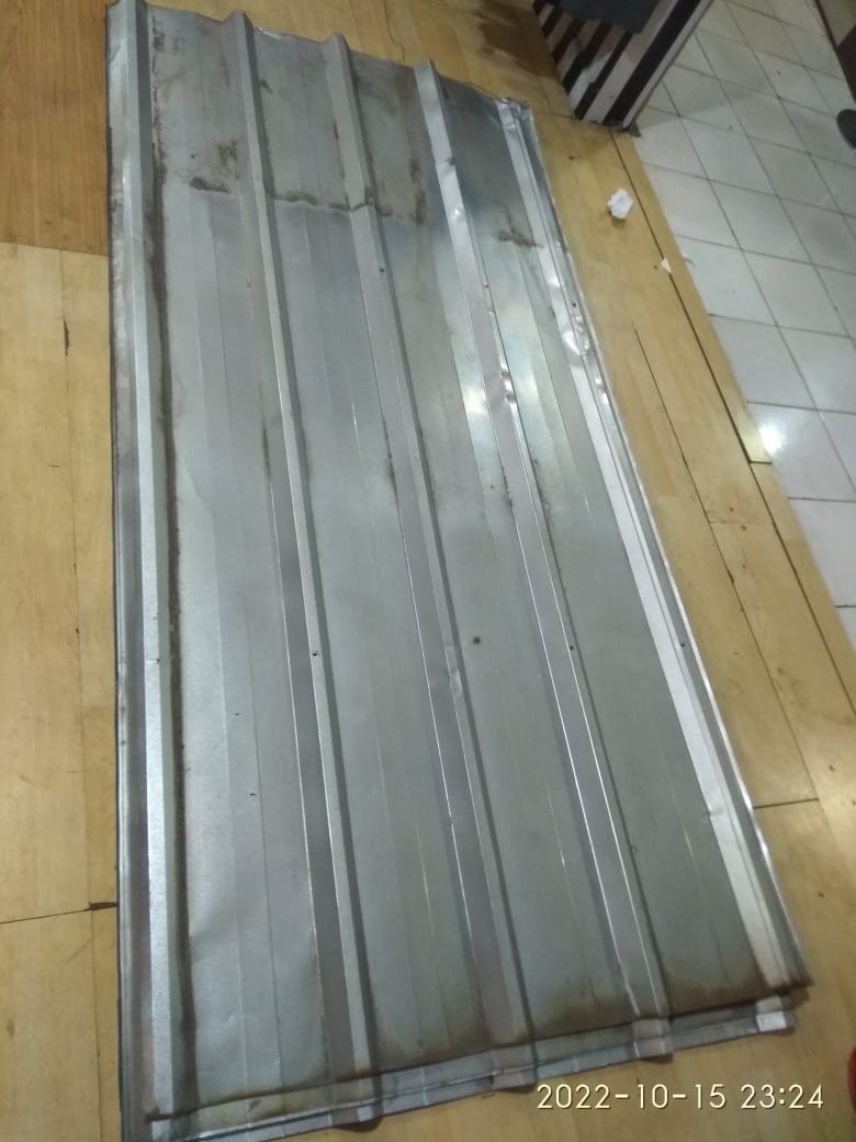 Spandex atap galvalu ada 9 lembar , Ukuran 230x90 harga 1jt semua ...