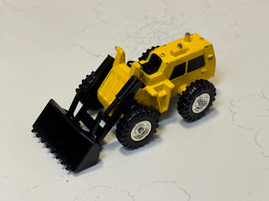 Takara Tomy Tomica No 63 Furukawa Wheel Loader, 興趣及遊戲, 玩具 & 遊戲類 - Carousell