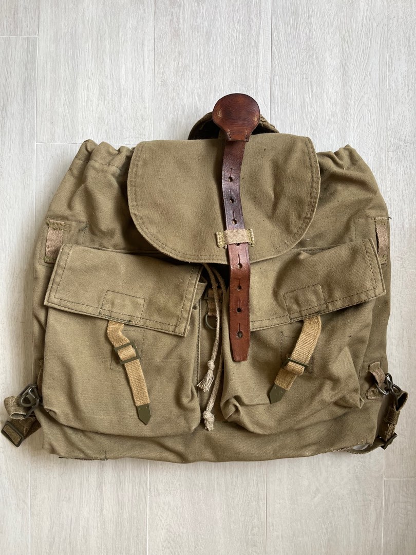 Vintage M60 Czech backpack, 男裝, 袋, 背包 - Carousell