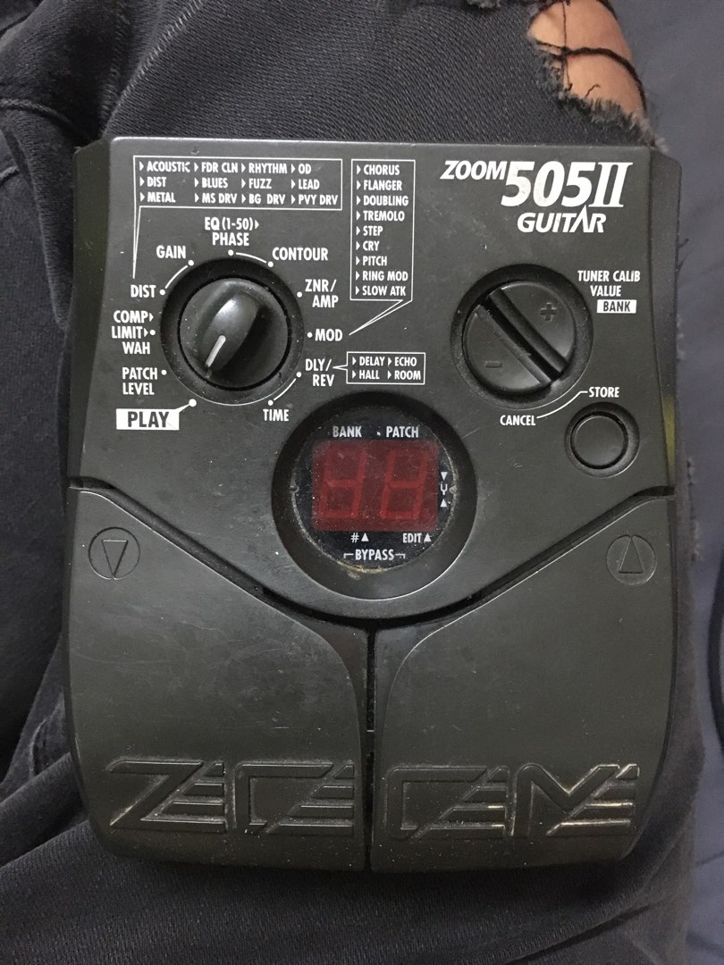 Zoom 505 mkII guitar multi effect, Hobbies & Toys, Music & Media, Music ...