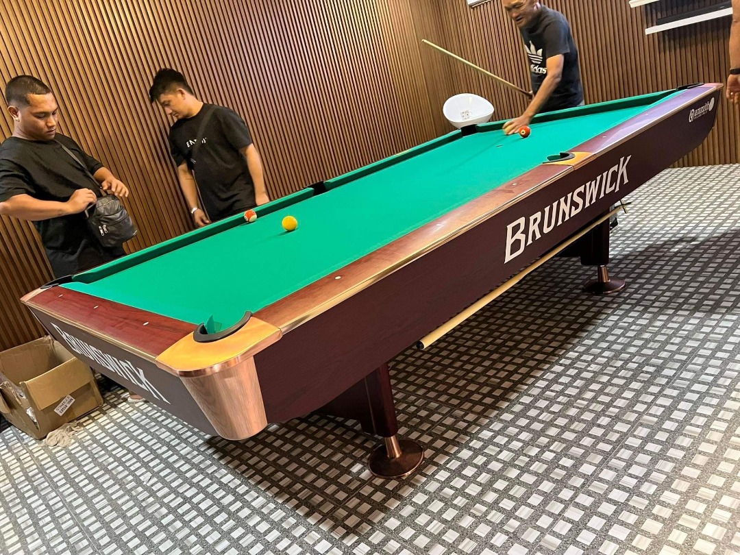 BRANDNEW COPPER BRUNSWICK SENIOR SIZE BILLIARD TABLE WITH COMPLETE ...