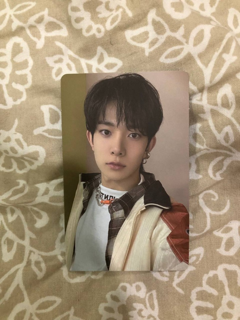 ENHYPEN Heeseung Down Selca, Hobbies & Toys, Memorabilia & Collectibles ...