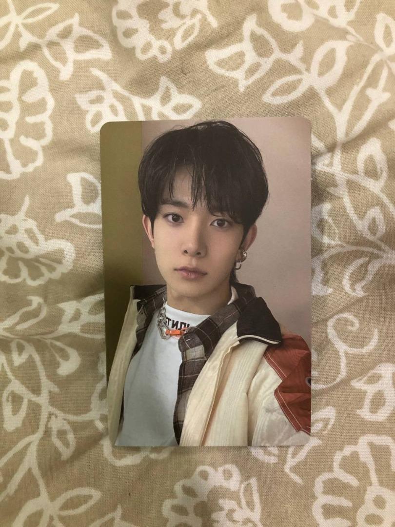 ENHYPEN Heeseung Down Selca, Hobbies & Toys, Memorabilia & Collectibles ...