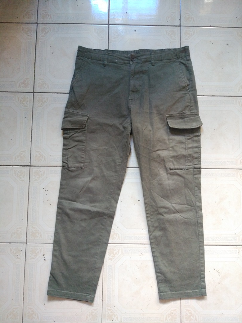 GU Cargo Pant 36 actual, Men's Fashion, Bottoms, Trousers on Carousell