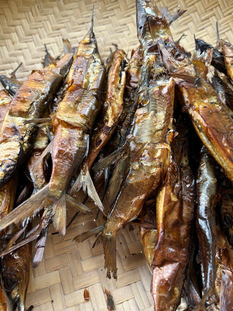 Ikan Roa Asap Khas Palu, Makanan & Minuman, Snek di Carousell