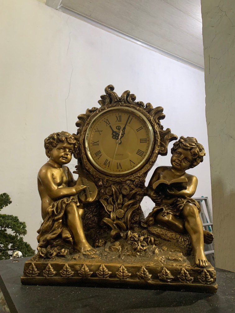 Jam Antik, Antik, Jam & Perhiasan di Carousell