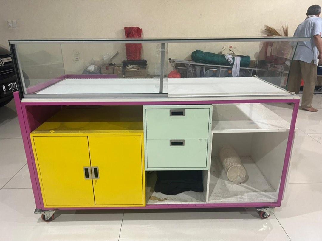 Meja bazzar atau meja display, Perabotan Rumah di Carousell