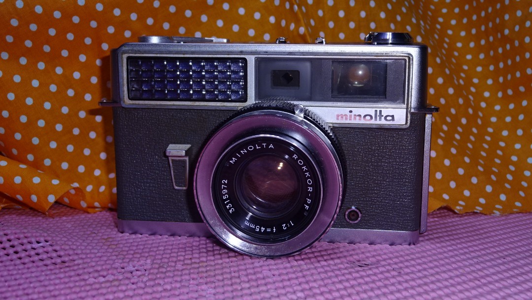Minolta Himatic film camera with Minolta Rokkor-PF 45mm f2 lens ...