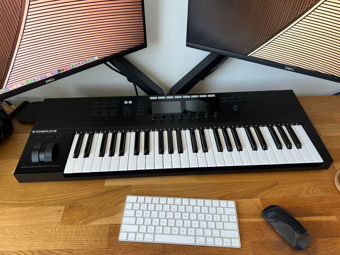Native Instruments Komplete S49 MIDI Keyboard, Hobbies & Toys, Music ...