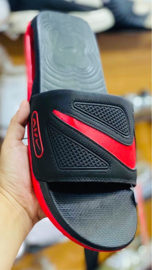 Nike slide, Women's Fashion, Footwear, Slippers and slides on Carousell