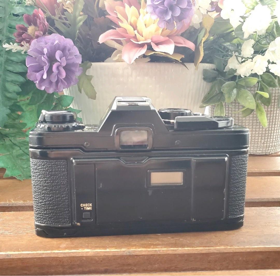 Olympus OM-10 Quartz 35mm Film Camera w/ Zuiko 50mm f1.8 Black ...