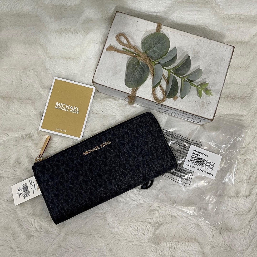 Original MK JetSet Travel logo quarter zip wallet, Women's Fashion ...