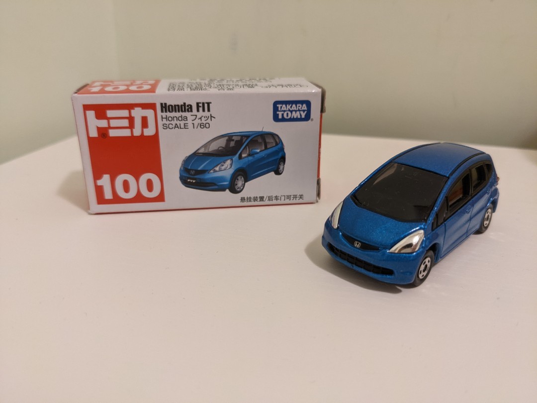 TOMY #100 Honda Fit 1/60, 興趣及遊戲, 玩具 & 遊戲類 - Carousell