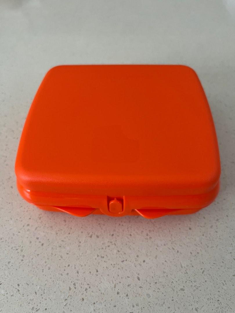 Tupperware Sandwich Keeper, Furniture & Home Living, Kitchenware ...