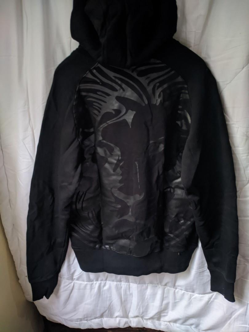 VERSUS VERSACE ICONIC LION LOGO HOODIE, Luxury, Apparel on Carousell