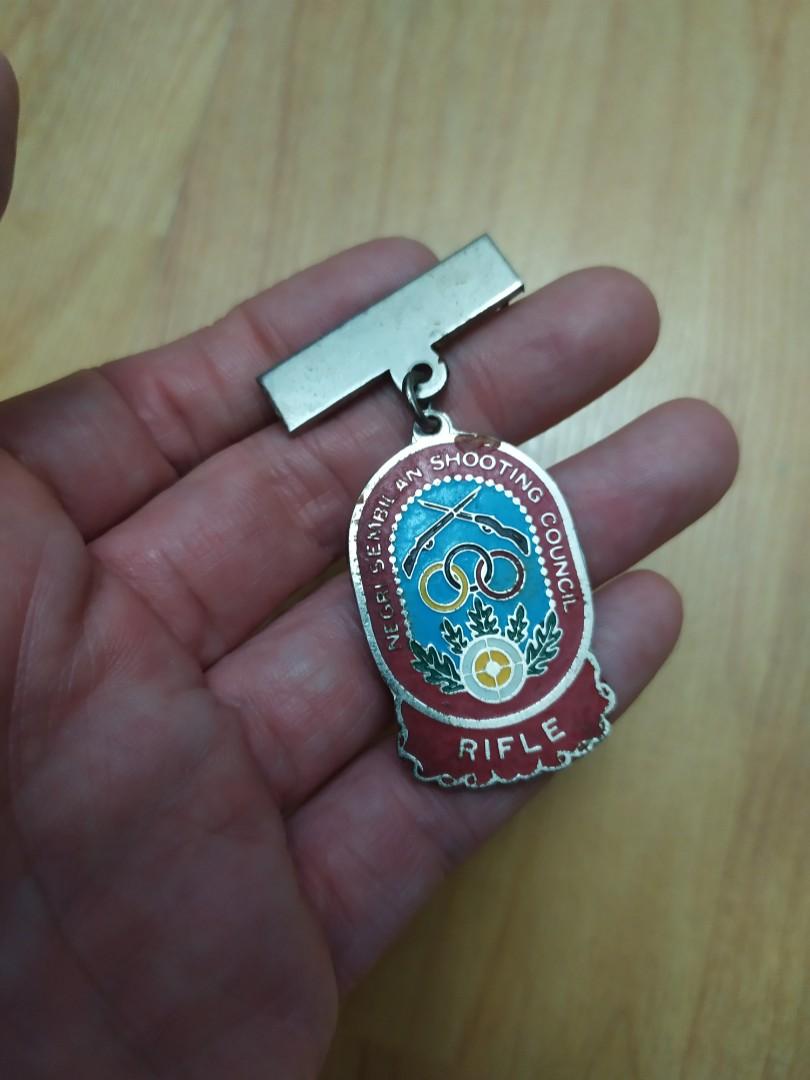 Vintage Negri Sembilan Shooting Council Pin Badge 2, Hobbies & Toys ...