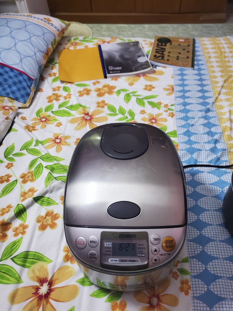 Zojirushi Rick Cooker, Furniture & Home Living, Kitchenware & Tableware ...