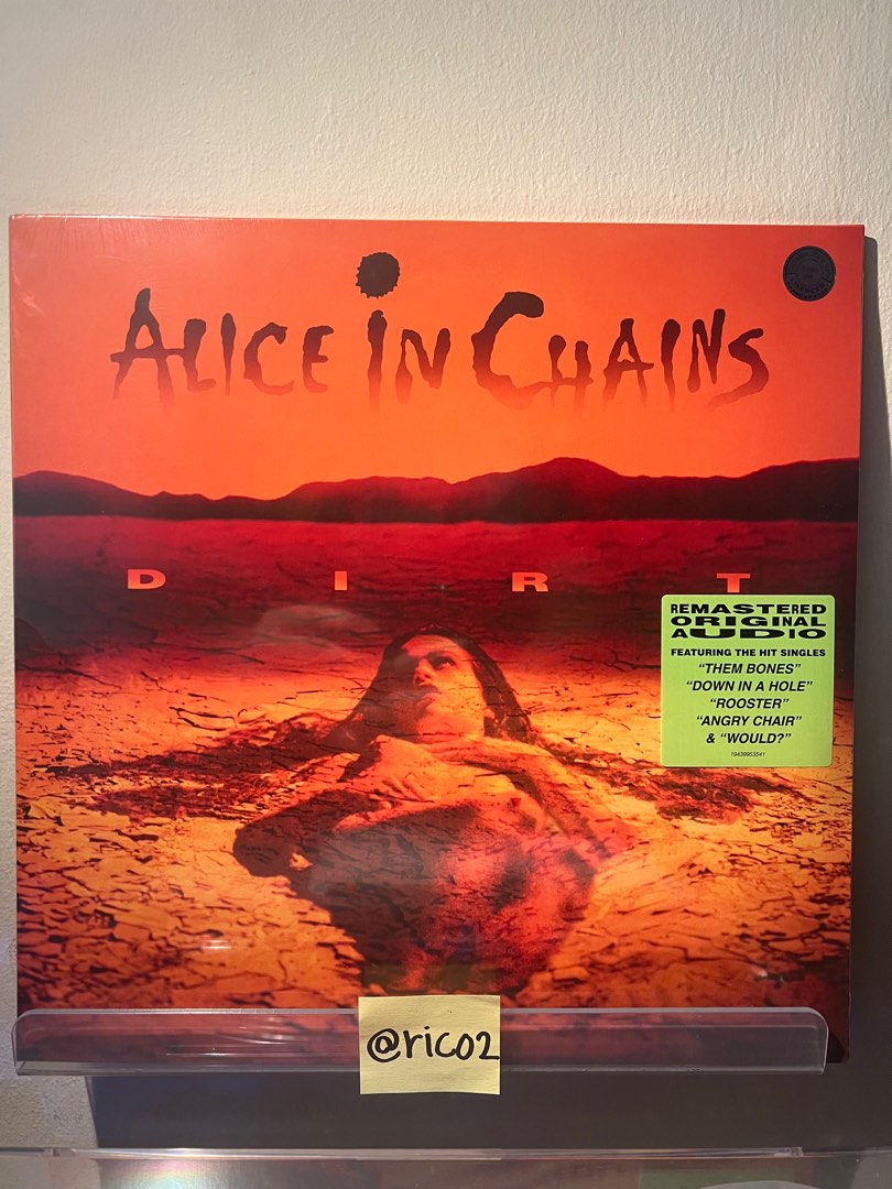 Alice in Chains - Dirt Vinyl 2 x LP, Hobbies & Toys, Music & Media, Vinyls on Carousell