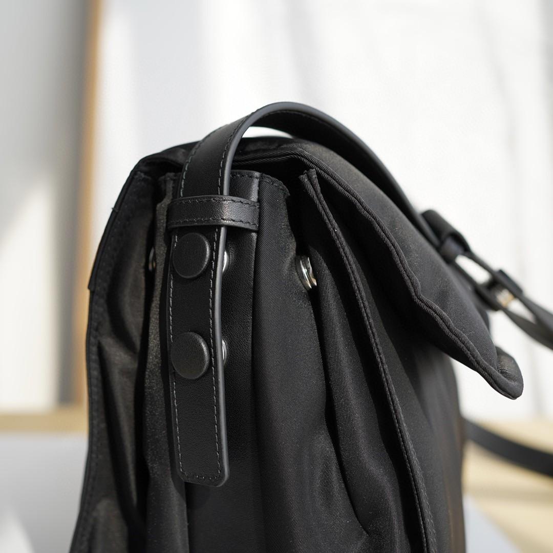 Authentic prada launched in 2019 with architect Cini Boeri, Women's ...