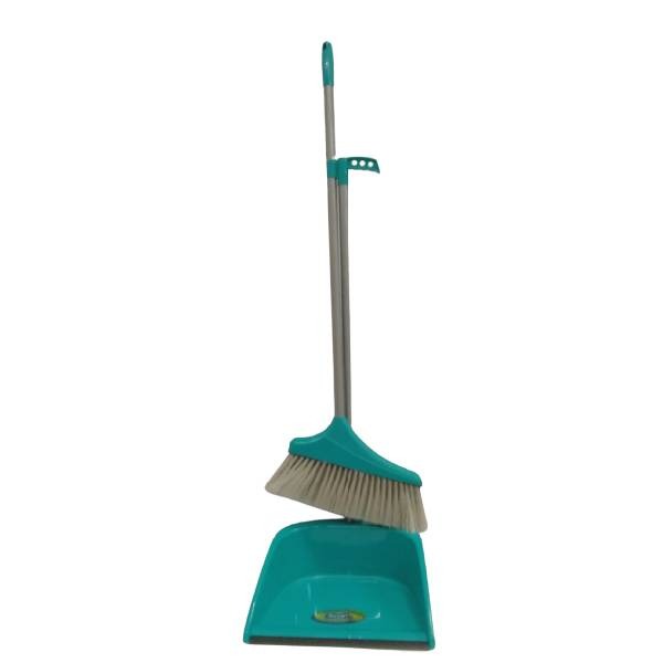 Clean Sweep Dustpan & Broom Set, Furniture & Home Living, Cleaning ...
