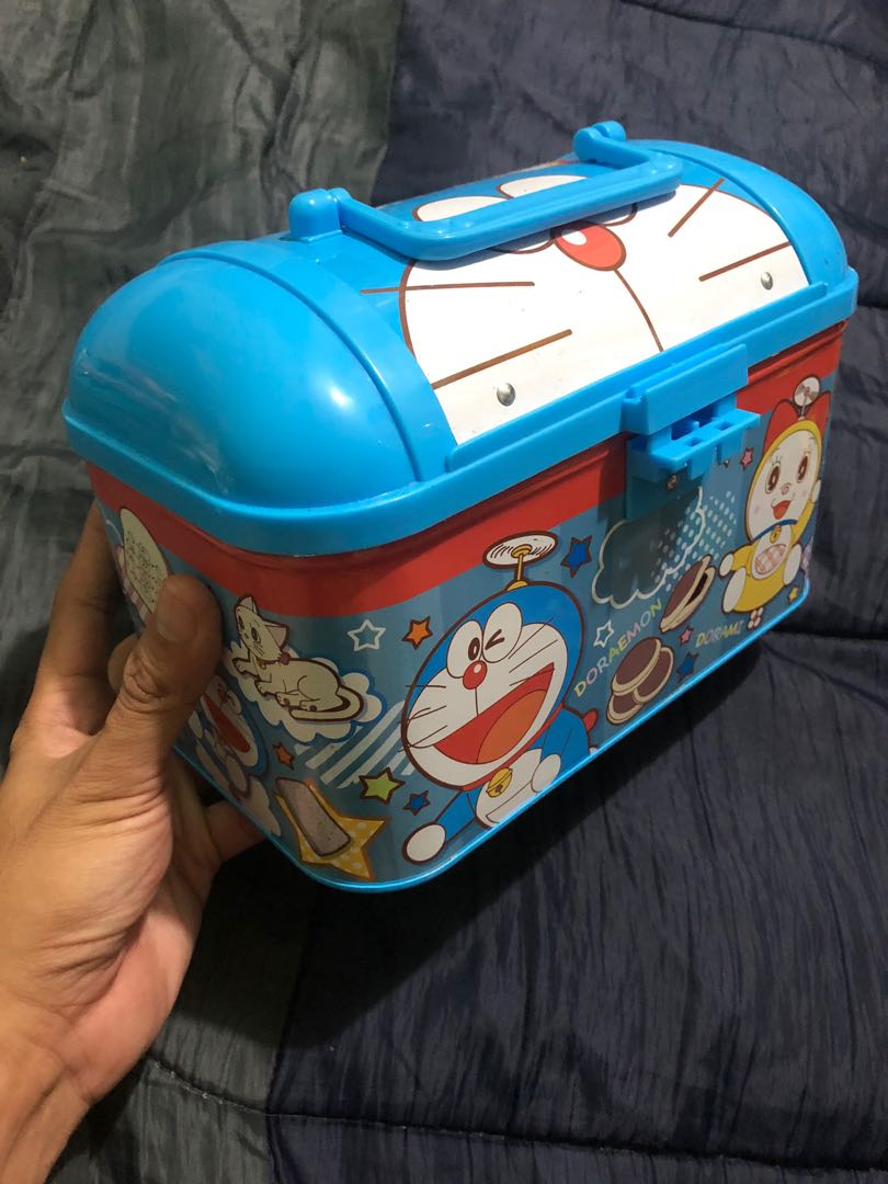 Doraemon tin lunch box - lock issue, Hobbies & Toys, Memorabilia ...