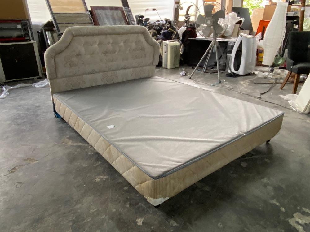 Fabric Queen Size divan White Colour / Kain divan Saiz Queen Warna ...