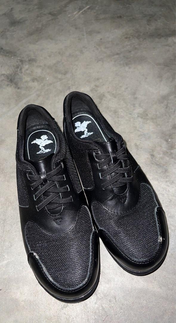 Foot tree shoes, Women's Fashion, Footwear, Sneakers on Carousell