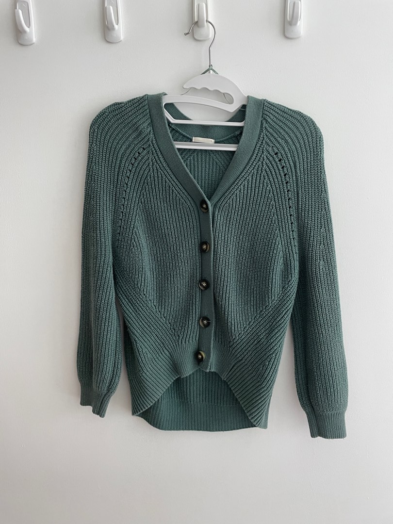GU siege green cardigan, Women's Fashion, Coats, Jackets and Outerwear ...