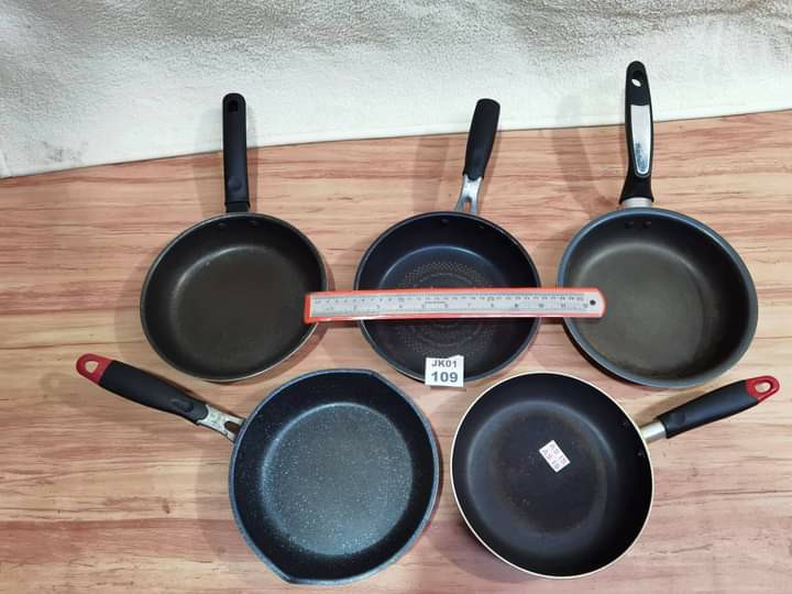 Japan used frying pan, Furniture & Home Living, Kitchenware & Tableware ...