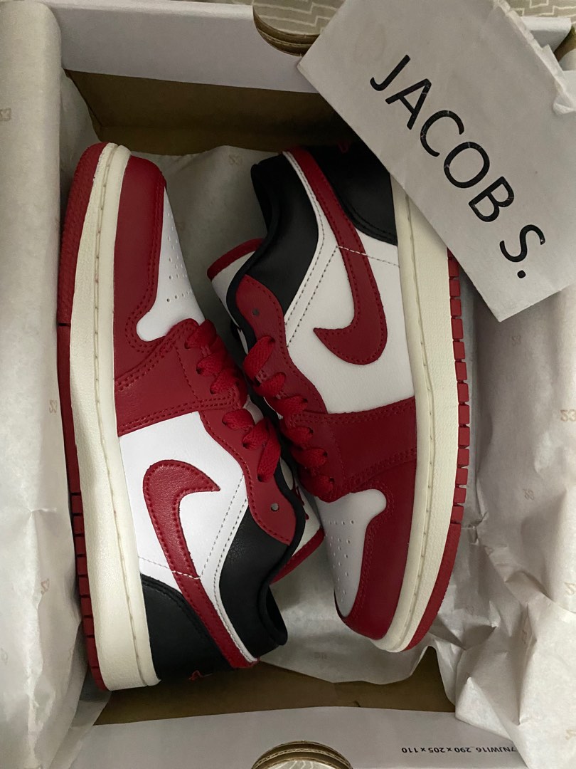 Jordan/Dunks, Women's Fashion, Footwear, Sneakers on Carousell