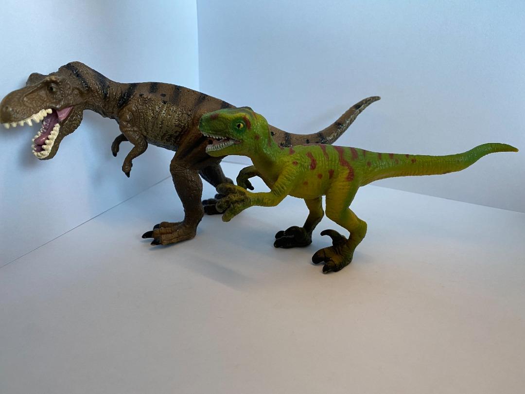 Jurrassic World: T-Rex and Adolescent T-rex, Hobbies & Toys, Toys ...