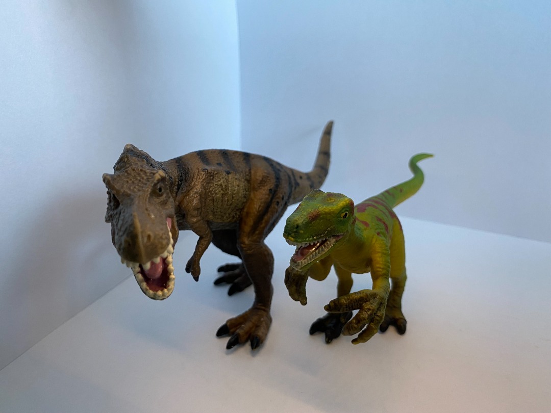 Jurrassic World: T-Rex and Adolescent T-rex, Hobbies & Toys, Toys ...